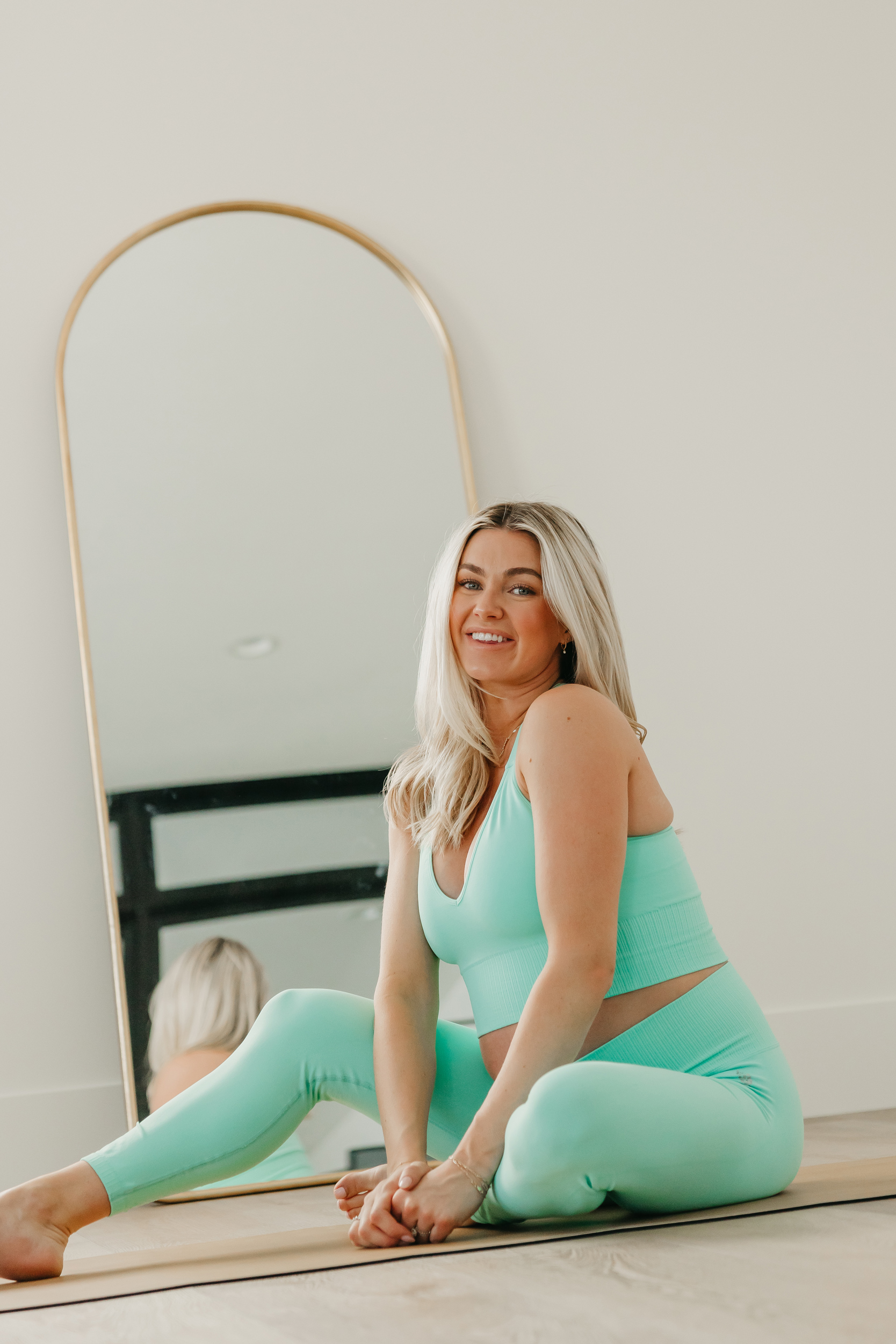 Lindsay Arnold – Babe by Hatch